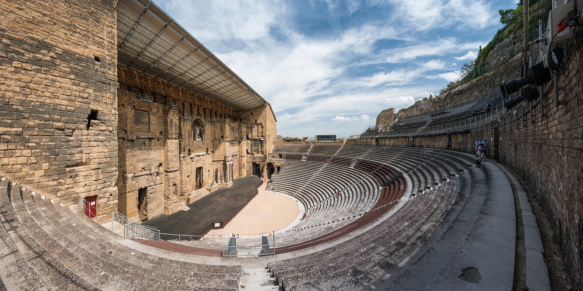 Das Römische Theater Von Orange, In Südfrankreich | VIA ROMANUM